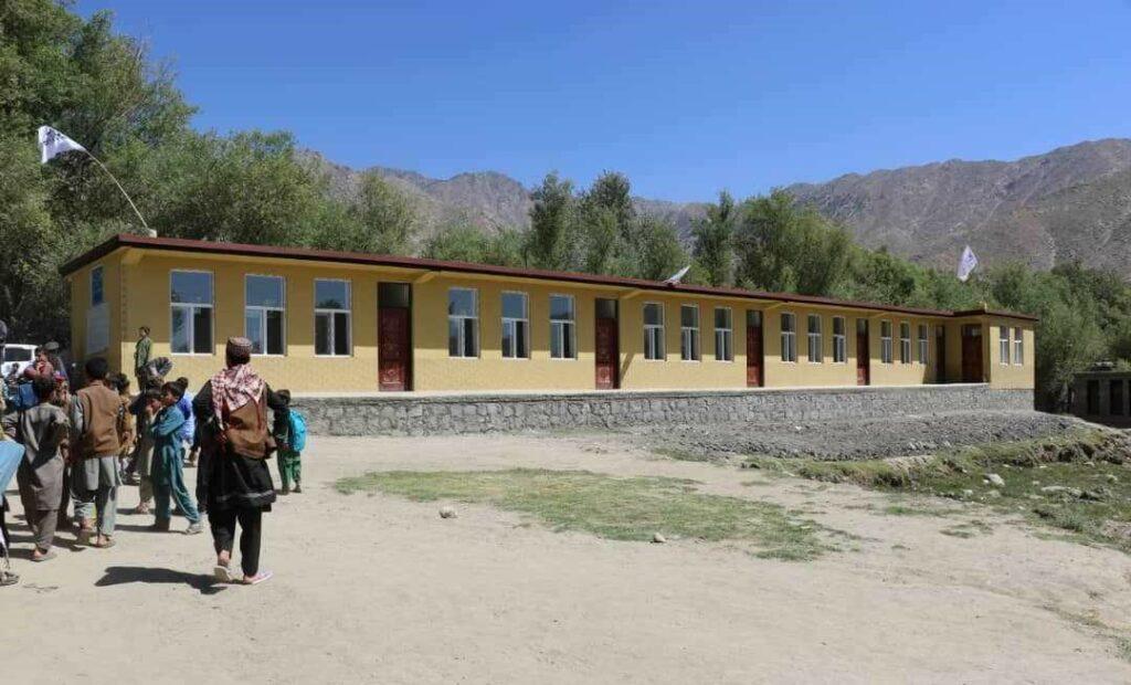 تعمیر یک مکتب به هزینۀ شخصی یک تن در کاپیسا ساخته شد – Pajhwok Afghan News